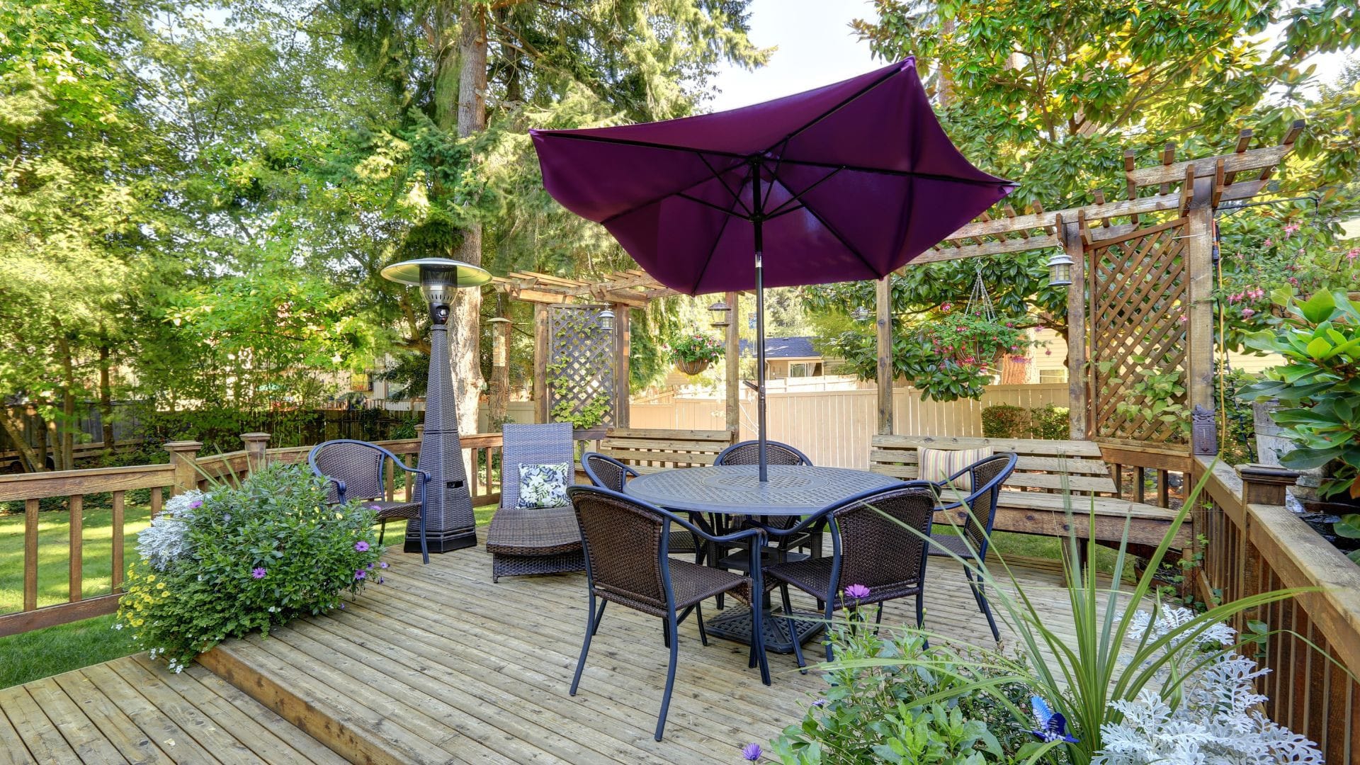Deck Out Your Floating Deck with These Must-Have Accessories